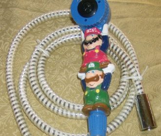 Estes são 5 dos brinquedos mais bizarros baseados em Super Mario Bros ...