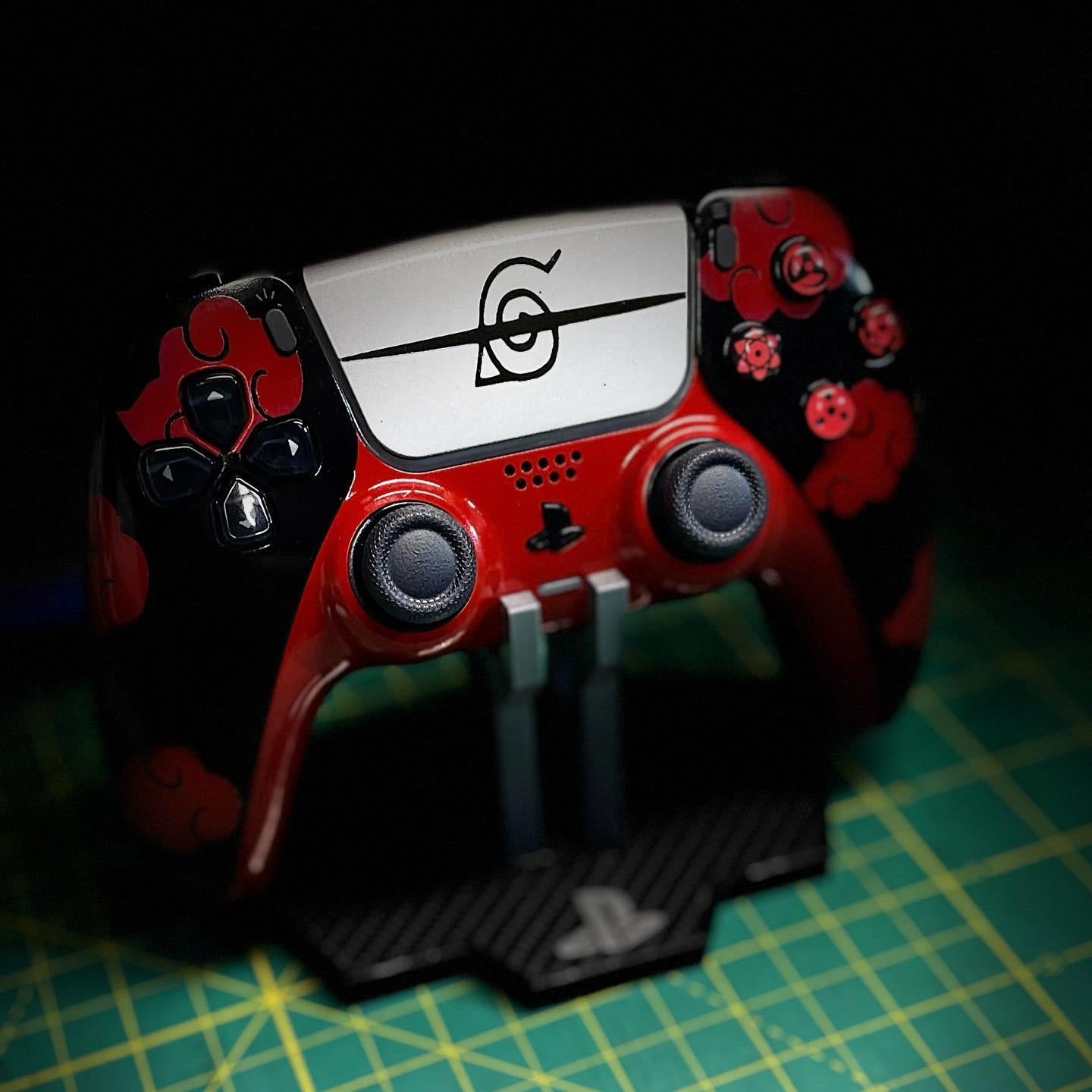 Fã de Naruto fez um controle de PS5 personalizado da Akatsuki ...