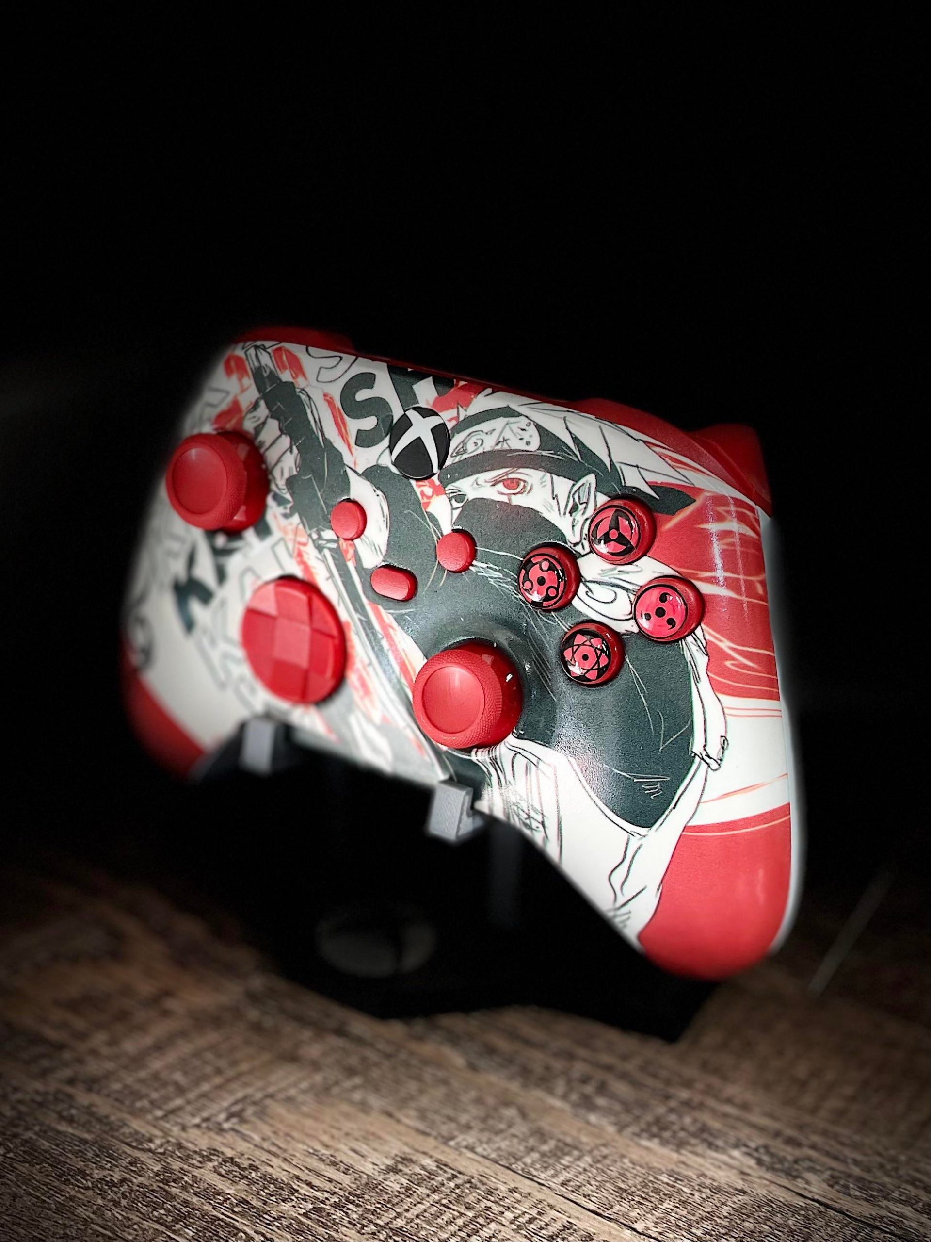 Fã de Naruto fez um controle de Xbox personalizado do Kakashi e o ...
