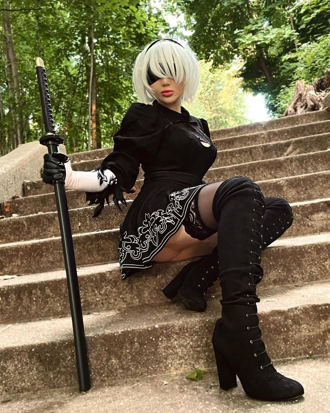 Fã de Nier Automata fez um cosplay incrível da 2B - Critical Hits