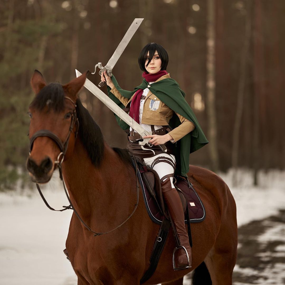 Attack on Titan - Cosplayer recriou lindamente a Mikasa - Critical Hits