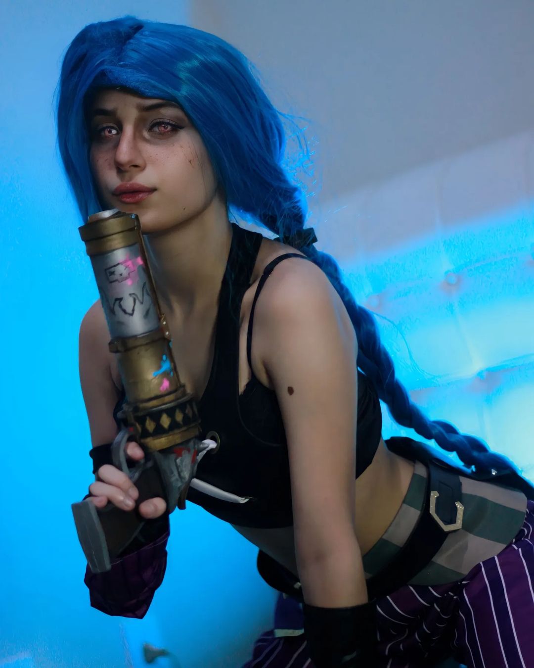 Brasileira viraliza com um lindo cosplay da Jinx de Arcane