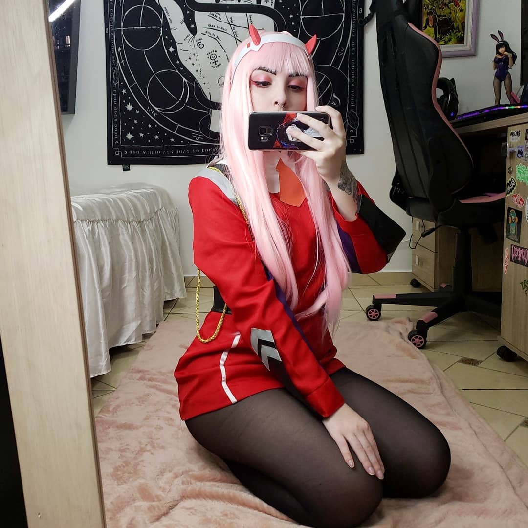 Brasileira fez um belíssimo cosplay da Zero Two de Darling in The ... Brasileira fez um belíssimo cosplay da Zero Two de Darling in The ...