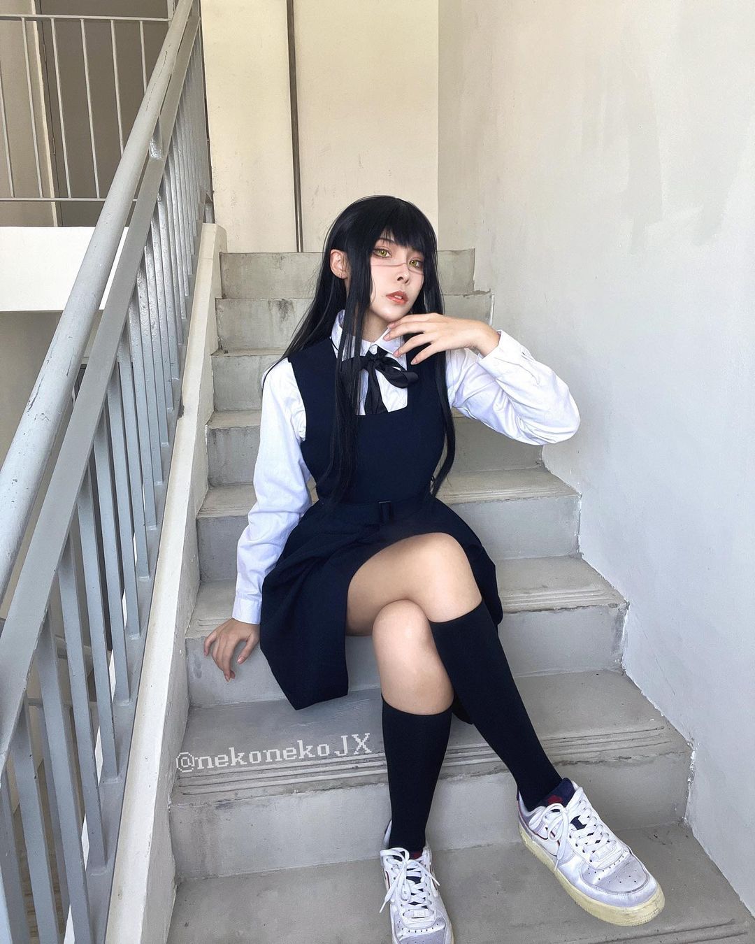 NekoNeko_JX mostrou como Asa Mitaka de Chainsaw Man poderia ser na vida real com um atraente ...