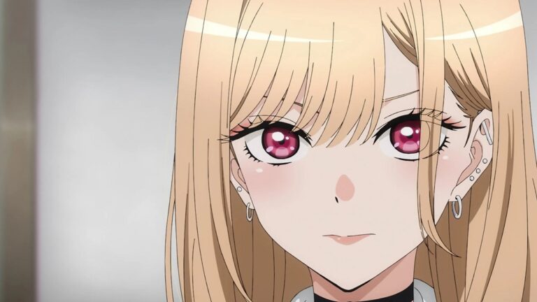 Modelo smoettii deu vida a um picante cosplay da Marin Kitagawa ...