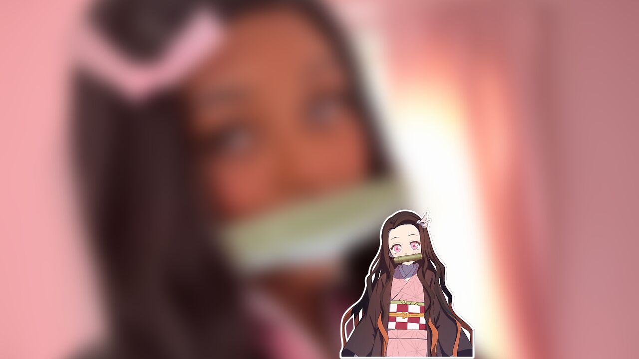 Modelo electricbum1 criou um lindo cosplay da Nezuko - Critical Hits