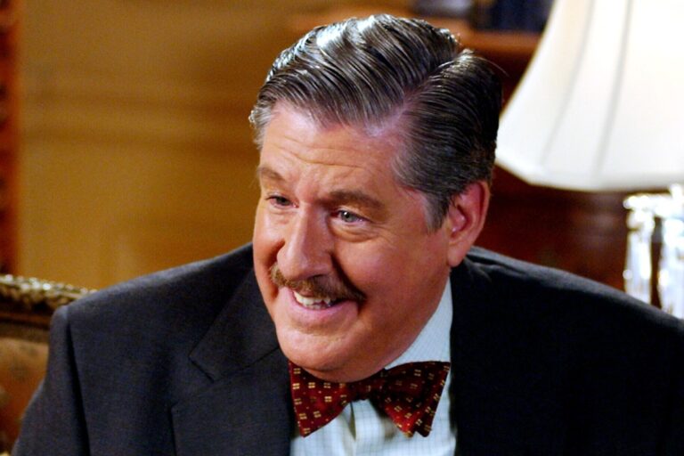 Gilmore Girls - Os 15 personagens principais da série e suas idades ...