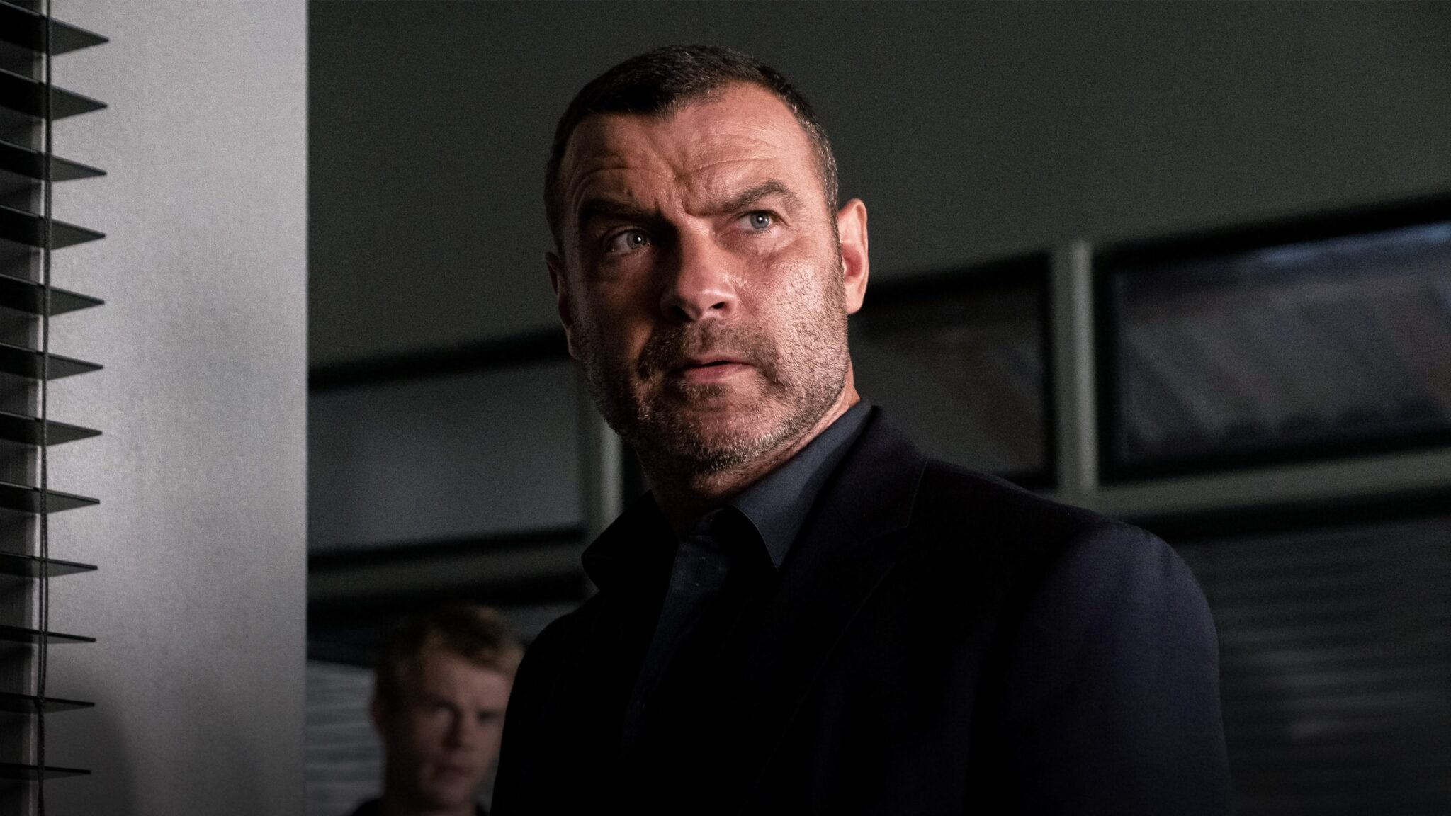 Ray Donovan – Em qual episódio Ray enfrenta o FBI? - Critical Hits